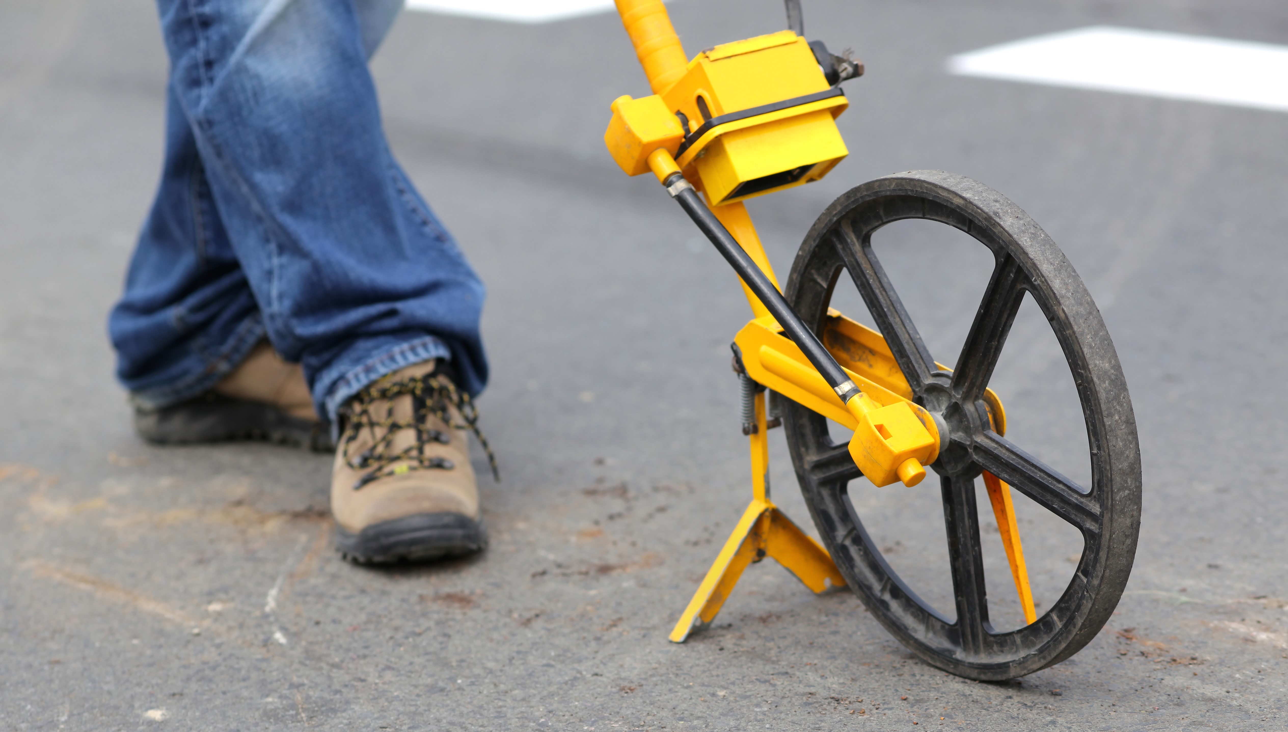 Make a measuring wheel that measures distances