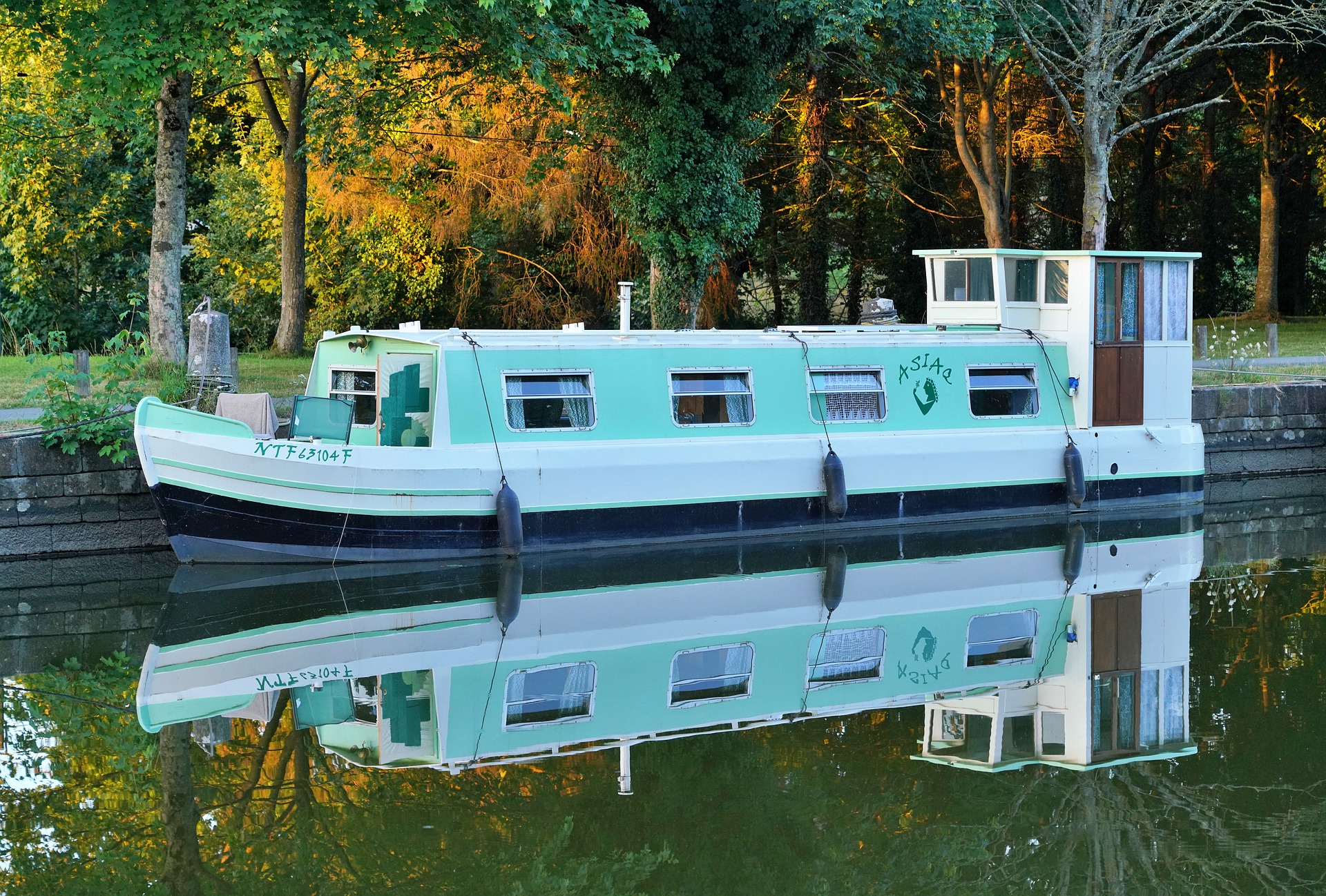 Investigate why boats float